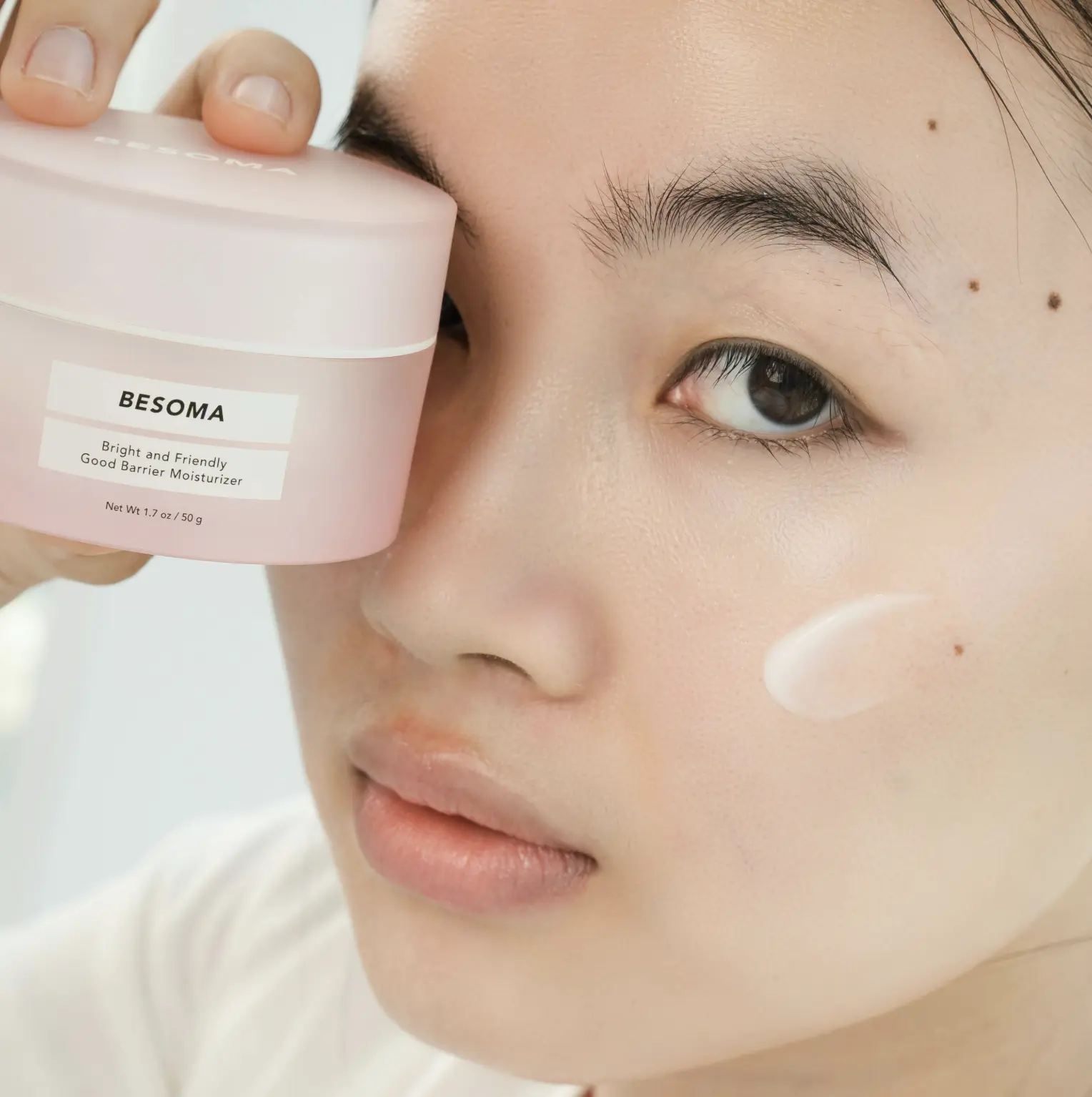 Difference Between Home Skincare And Clinic Treatments?
